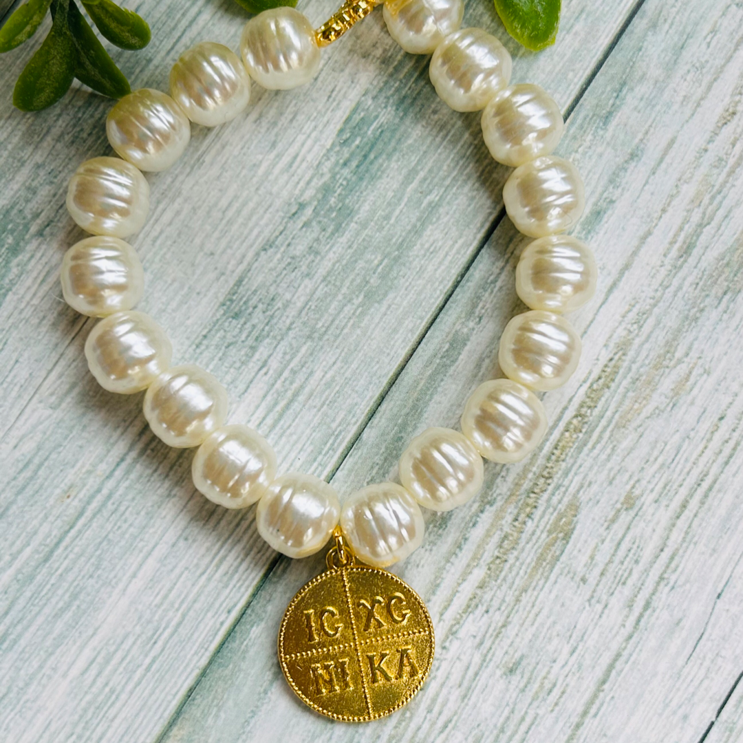 NIKA Stretch & Toggle Pearl Bracelet – YIAYIASMARKET